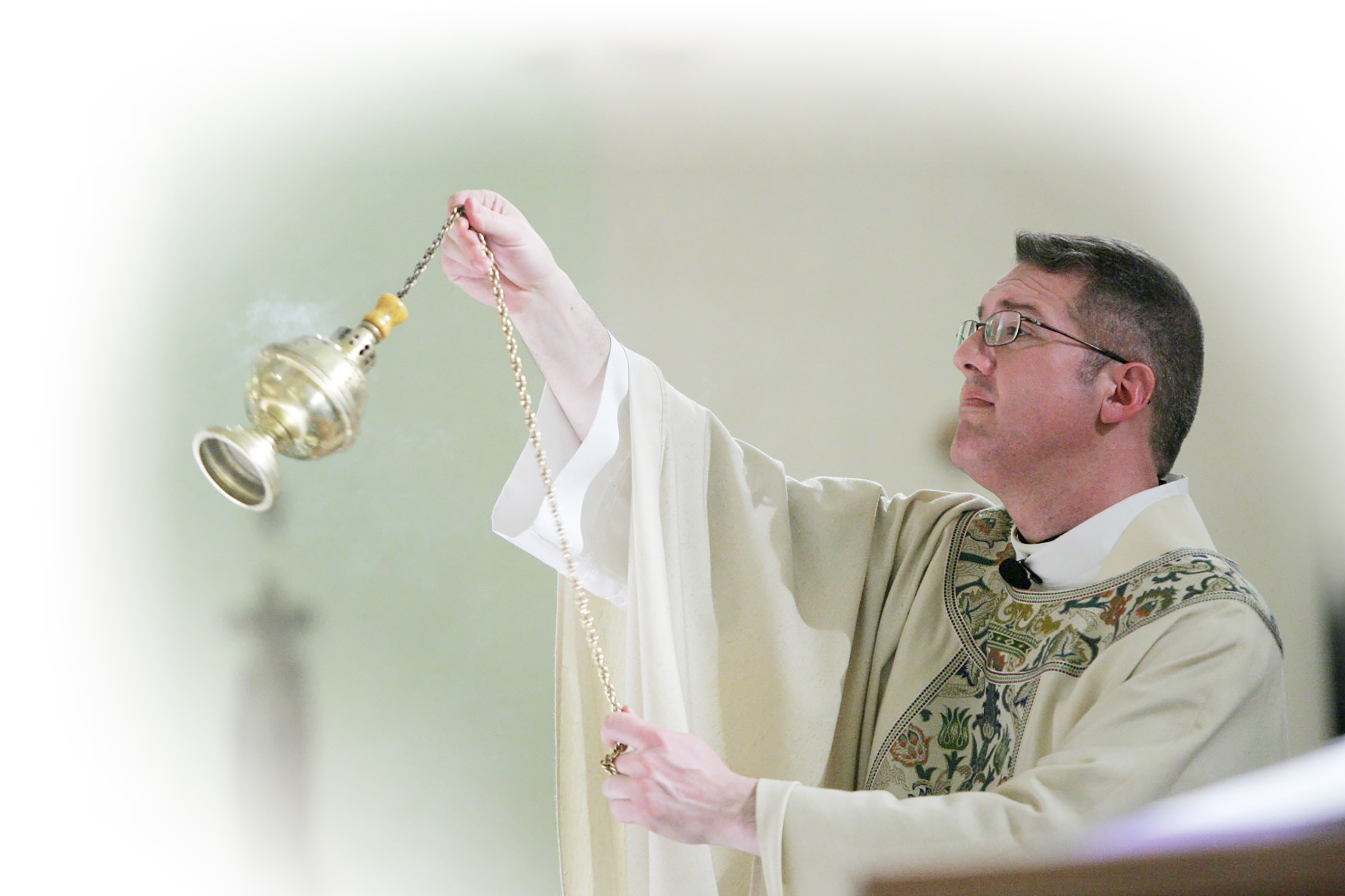 Pastor Transitions: He’s Here! - CATECHIST Magazine