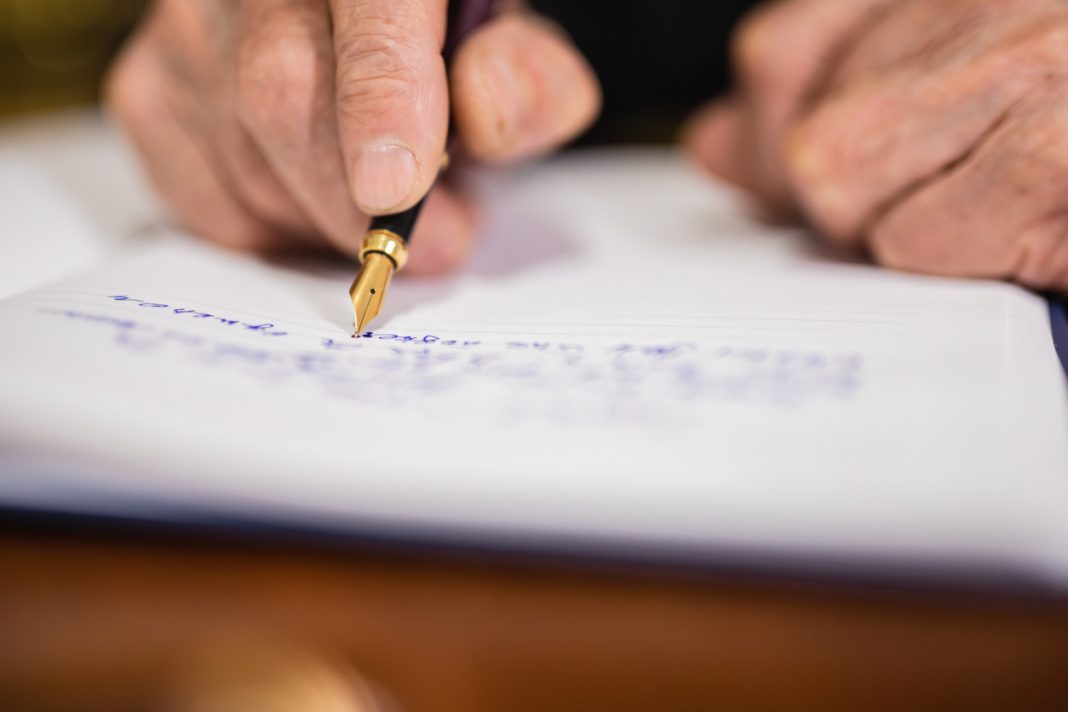 Pope Francis offers a Letter to Priests encouraging their ministry ...